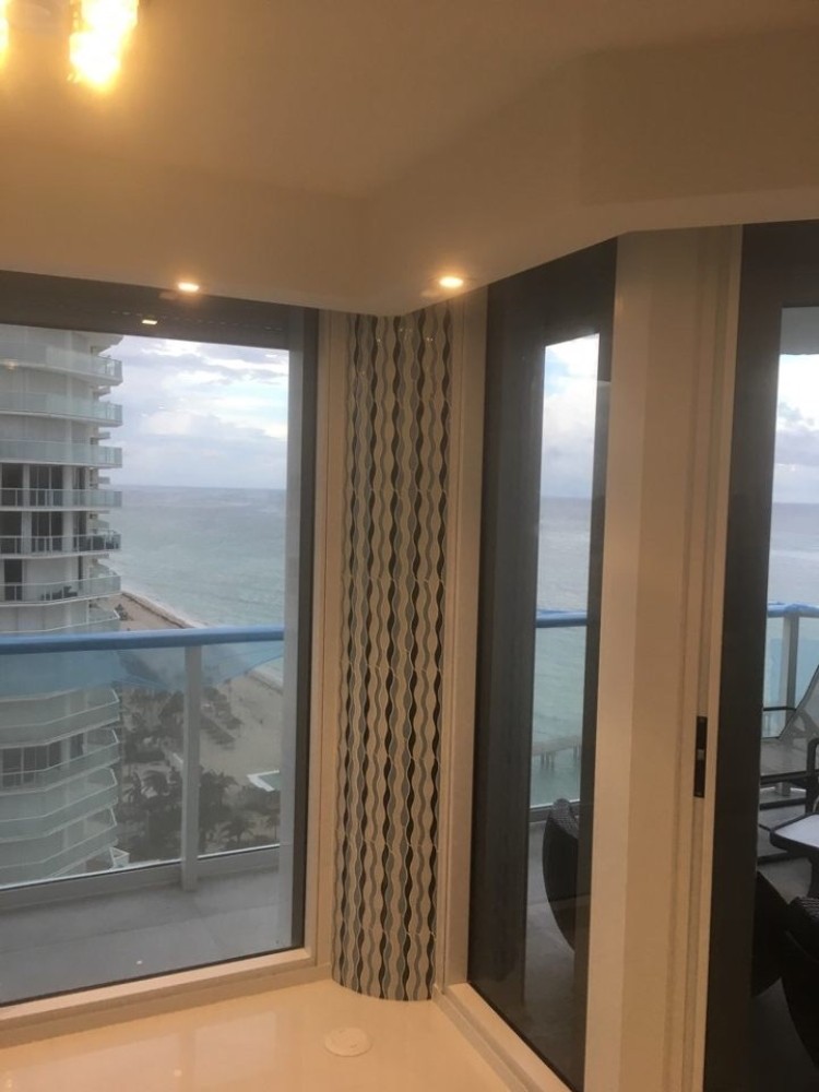 Blue Wave Interlocking Tile in Glass Mosaic Tile | Pool Tile | Pool ...