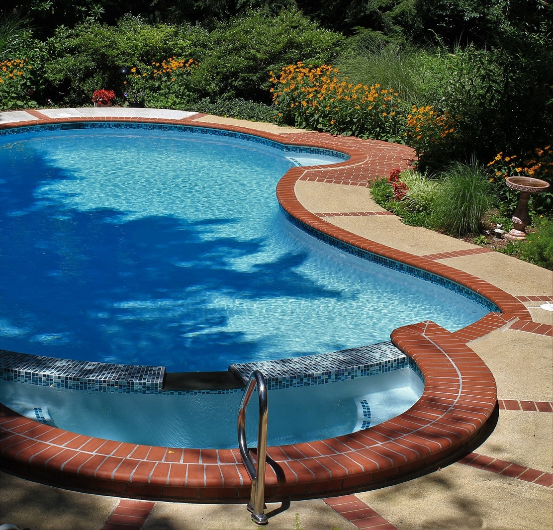 Plantation Red Brick Clay Pool Coping with Safety Grip | 12 1/2 in. x 3 ...