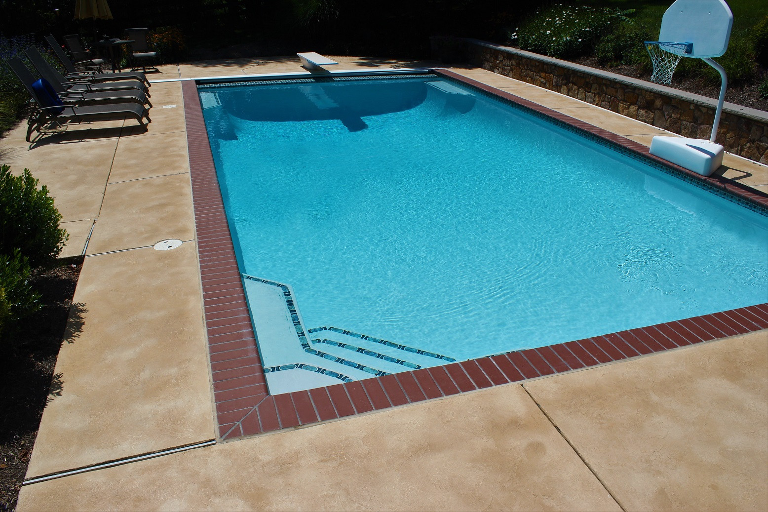 Plantation Red Brick Clay Pool Coping with Safety Grip | 12 1/2 in. x 3 ...